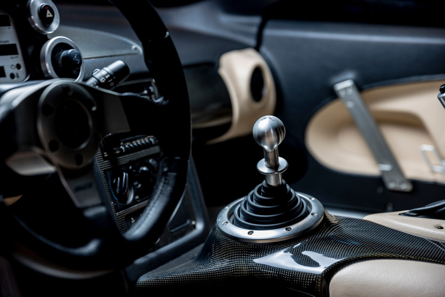 ZZ II | Tommykaira Official Site